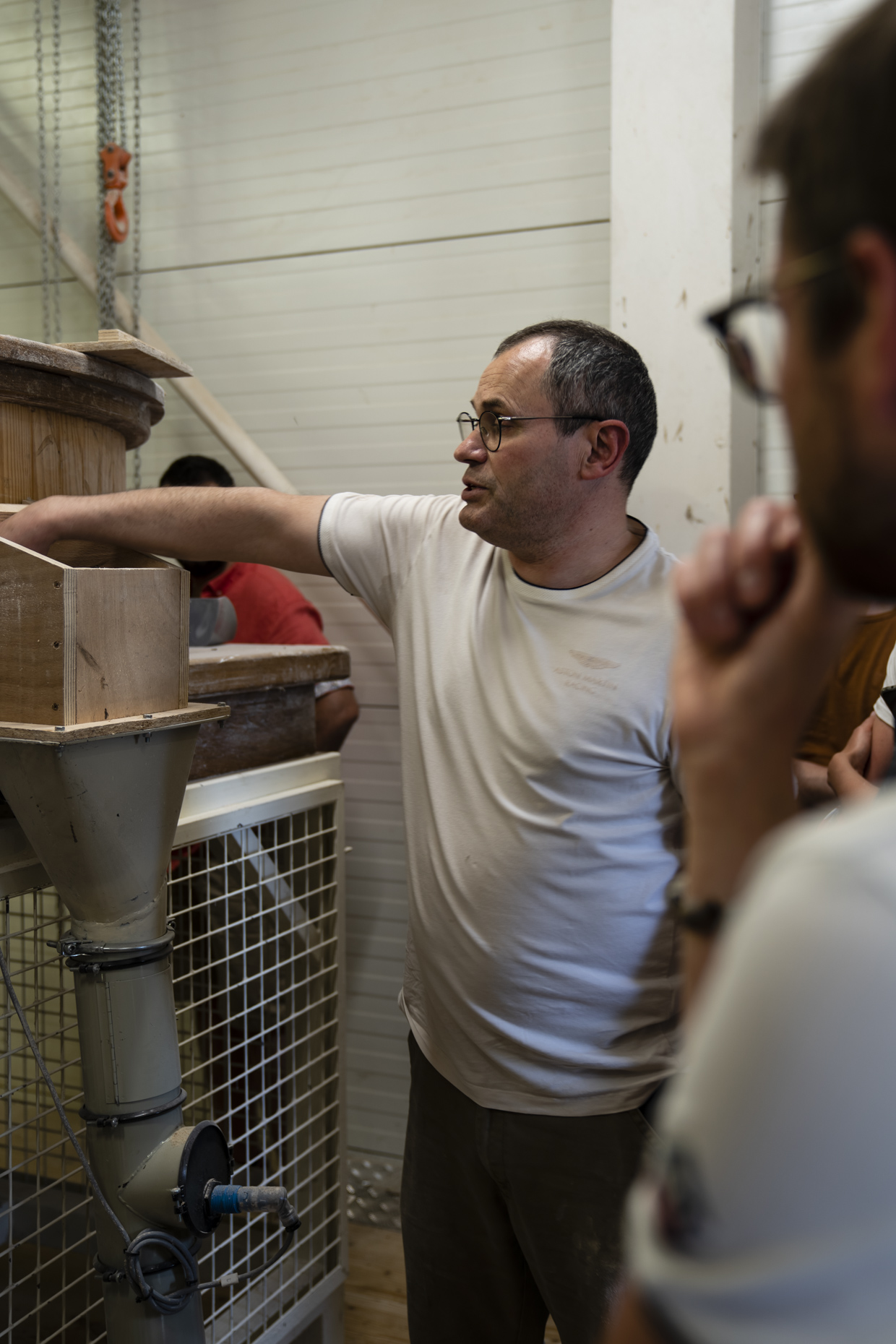 Stéphane Lavigne, artisan meunier et éleveur de poules pondeuses - Les ...